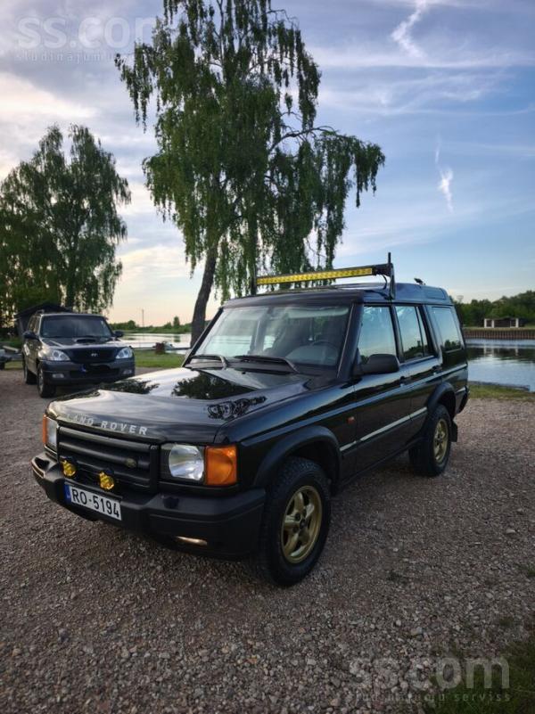 Melns Land Rover Discovery 2002 Jelgava, ar dzinēja tilpumu 2.50 L un nobraukumu 289 tūkst. km par 7874 €, foto 3 vietnē AUTOMOTO.COM.LV