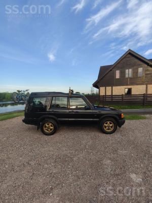 Melns Land Rover Discovery 2002 Jelgava, ar dzinēja tilpumu 2.50 L un nobraukumu 289 tūkst. km par 7874 €, foto 5 vietnē AUTOMOTO.COM.LV