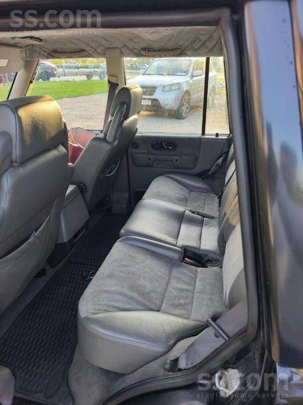 Melns Land Rover Discovery 2002 Jelgava, ar dzinēja tilpumu 2.50 L un nobraukumu 289 tūkst. km par 7874 €, foto 9 vietnē AUTOMOTO.COM.LV