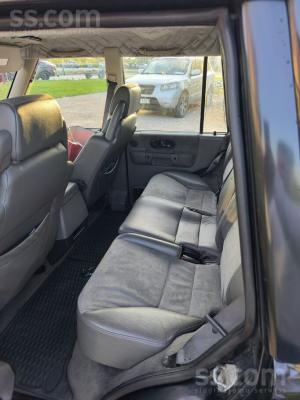 Melns Land Rover Discovery 2002 Jelgava, ar dzinēja tilpumu 2.50 L un nobraukumu 289 tūkst. km par 7874 €, foto 10 vietnē AUTOMOTO.COM.LV