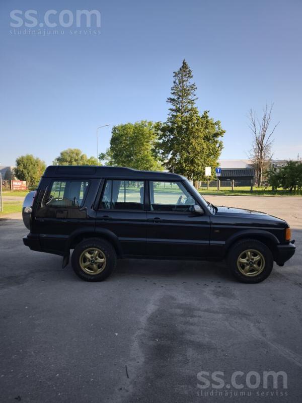 Melns Land Rover Discovery 2002 Jelgava, ar dzinēja tilpumu 2.50 L un nobraukumu 290 tūkst. km par 6500 €, foto 4 vietnē AUTOMOTO.COM.LV