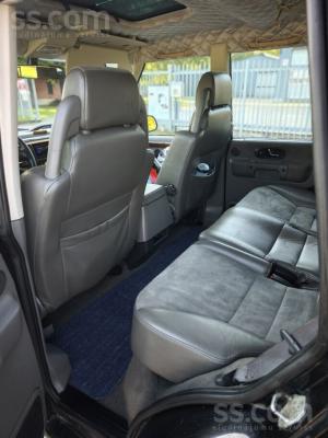 Melns Land Rover Discovery 2002 Jelgava, ar dzinēja tilpumu 2.50 L un nobraukumu 290 tūkst. km par 6500 €, foto 10 vietnē AUTOMOTO.COM.LV