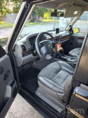 Melns Land Rover Discovery 2002 Jelgava, ar dzinēja tilpumu 2.50 L un nobraukumu 290 tūkst. km par 6500 €, foto 11 vietnē AUTOMOTO.COM.LV