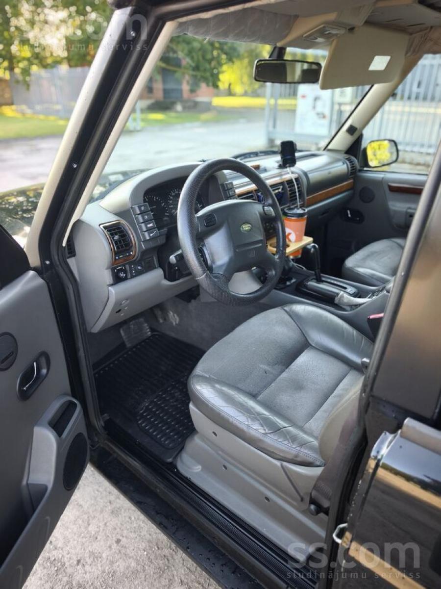 Melns Land Rover Discovery 2002 Jelgava, ar dzinēja tilpumu 2.50 L un nobraukumu 290 tūkst. km par 6500 €, foto 11 vietnē AUTOMOTO.COM.LV