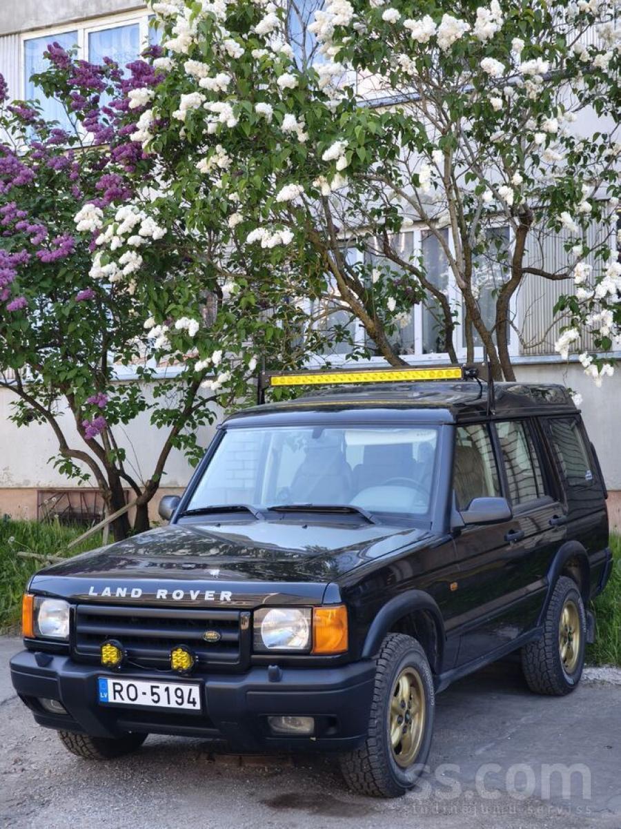 Melns Land Rover Discovery 2002 Jelgava, ar dzinēja tilpumu 2.50 L un nobraukumu 290 tūkst. km par 6500 €, foto 16 vietnē AUTOMOTO.COM.LV
