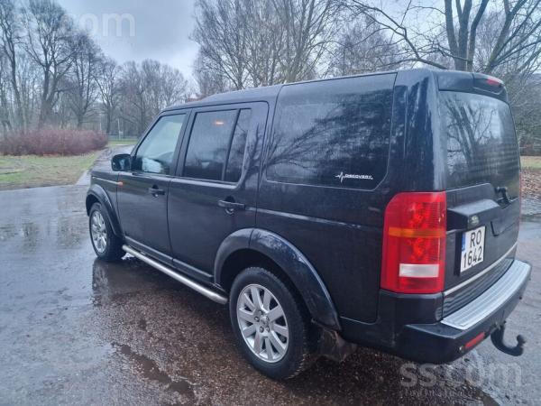 Black Land Rover Discovery 2005 in Riga, with an engine capacity of 2.70 L and mileage of 299 thousand km for 4800 €, photo 2 on AUTOMOTO.COM.LV