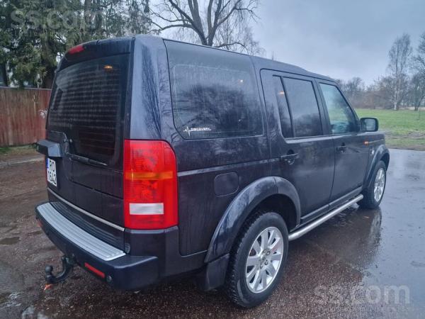 Black Land Rover Discovery 2005 in Riga, with an engine capacity of 2.70 L and mileage of 299 thousand km for 4800 €, photo 3 on AUTOMOTO.COM.LV