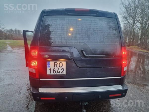 Black Land Rover Discovery 2005 in Riga, with an engine capacity of 2.70 L and mileage of 299 thousand km for 4800 €, photo 6 on AUTOMOTO.COM.LV