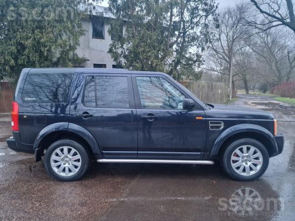 Black Land Rover Discovery 2005 in Riga, with an engine capacity of 2.70 L and mileage of 299 thousand km for 4800 €, photo 7 on AUTOMOTO.COM.LV