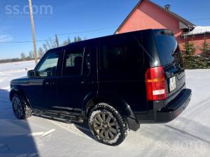 Black Land Rover Discovery 2005 in Talsi, with an engine capacity of 2.70 L and mileage of 387 thousand km for 4500 €, photo 4 on AUTOMOTO.COM.LV