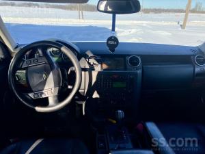 Black Land Rover Discovery 2005 in Talsi, with an engine capacity of 2.70 L and mileage of 387 thousand km for 4500 €, photo 7 on AUTOMOTO.COM.LV