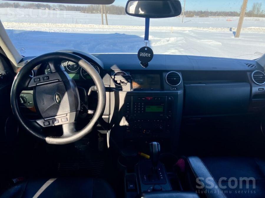 Black Land Rover Discovery 2005 in Talsi, with an engine capacity of 2.70 L and mileage of 387 thousand km for 4500 €, photo 7 on AUTOMOTO.COM.LV
