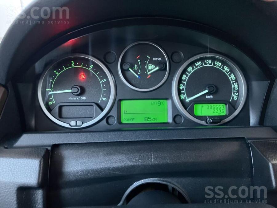 Black Land Rover Discovery 2005 in Talsi, with an engine capacity of 2.70 L and mileage of 387 thousand km for 4500 €, photo 10 on AUTOMOTO.COM.LV