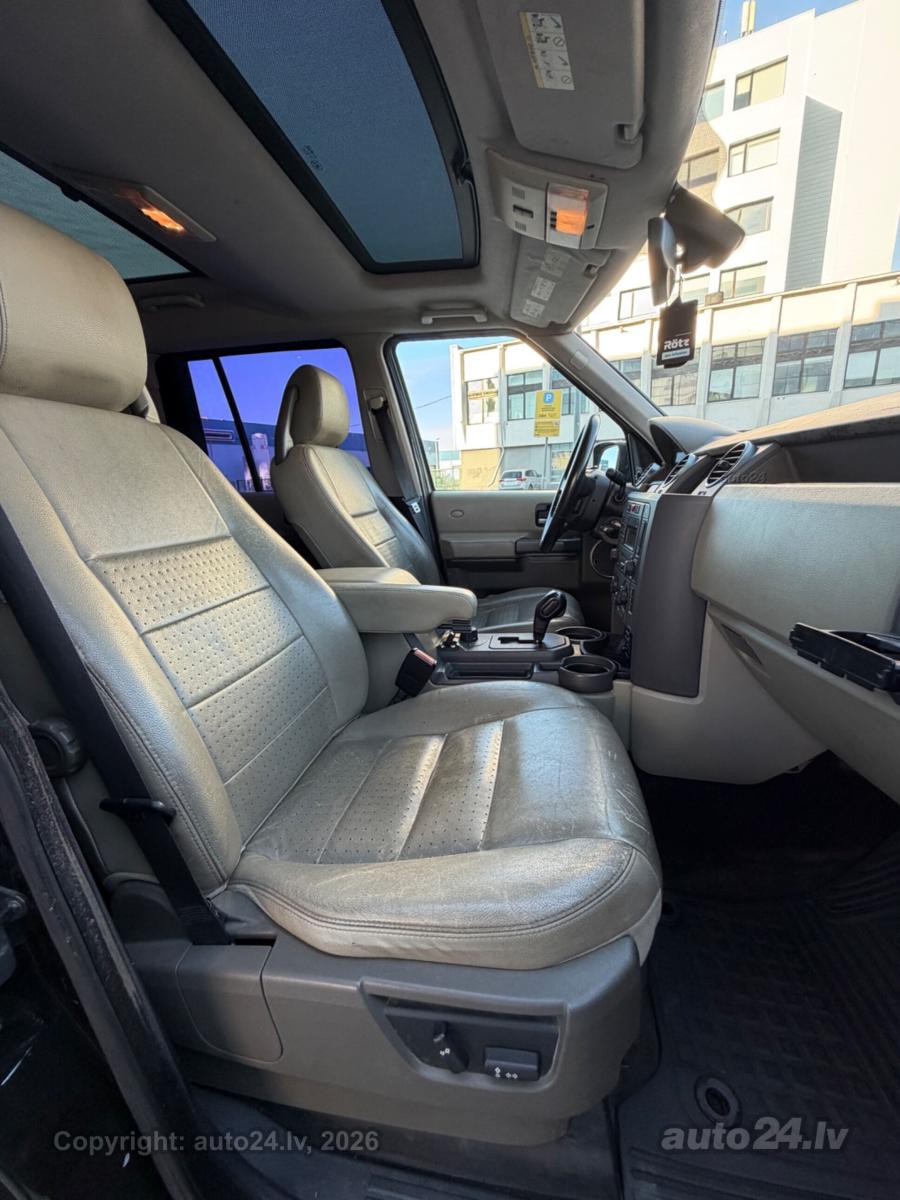 Melns Land Rover Discovery 2005 Tallina, ar dzinēja tilpumu 2.70 L un nobraukumu 298 tūkst. km par 3999 €, foto 10 vietnē AUTOMOTO.COM.LV