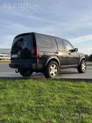 Black Land Rover Discovery 2005 in Riga, with an engine capacity of 2.70 L and mileage of 370 thousand km for 3800 €, photo 4 on AUTOMOTO.COM.LV