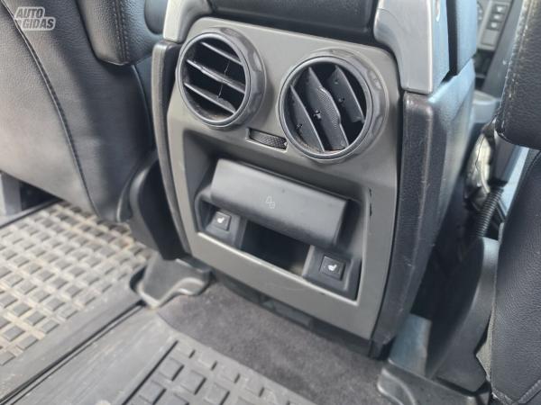 Black Land Rover Discovery 2007 in Vilnius, with an engine capacity of 4.40 L and mileage of 290 thousand km for 5800 €, photo 8 on AUTOMOTO.COM.LV