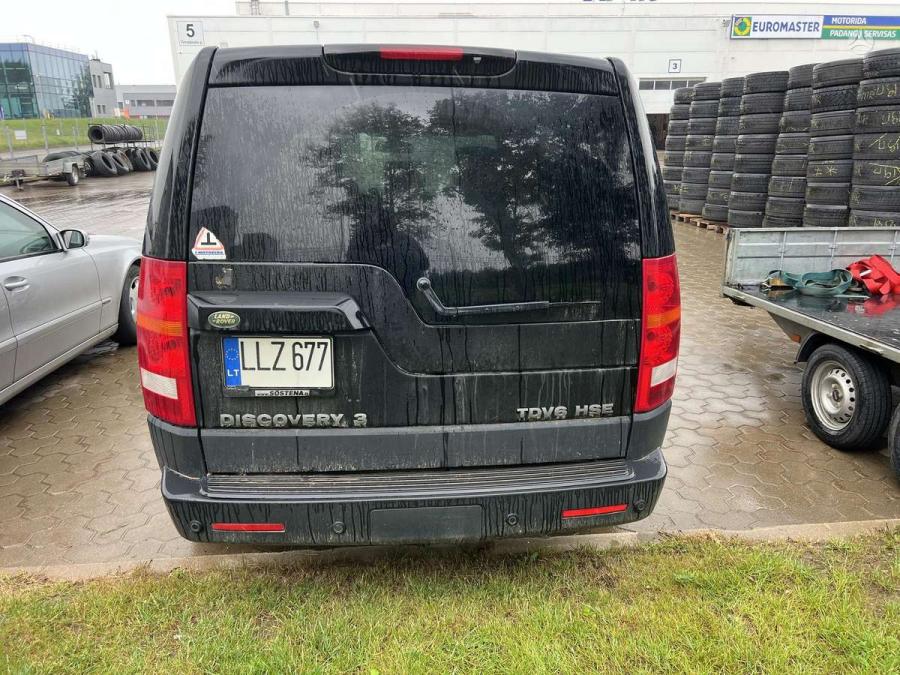 Melns Land Rover Discovery 2008 Viļņa, ar dzinēja tilpumu 2.72 L un nobraukumu 471 tūkst. km par 1200 €, foto 4 vietnē AUTOMOTO.COM.LV