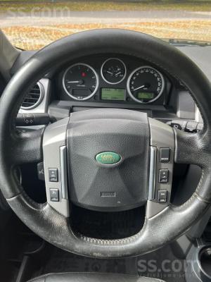 Melns Land Rover Discovery 2008 Ventspils, ar dzinēja tilpumu 2.70 L un nobraukumu 457 tūkst. km par 6900 €, foto 15 vietnē AUTOMOTO.COM.LV