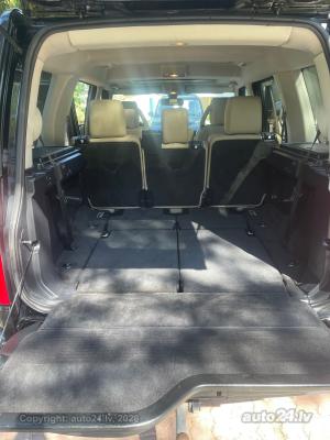 Black Land Rover Discovery 2009 in Tallinn, with an engine capacity of 2.70 L and mileage of 285 thousand km for 5500 €, photo 9 on AUTOMOTO.COM.LV
