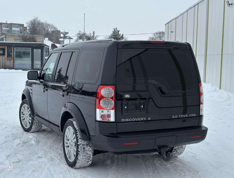Black Land Rover Discovery 2010 in Raseiniai, with an engine capacity of 2.99 L and mileage of 287 thousand km for 7850 €, photo 3 on AUTOMOTO.COM.LV