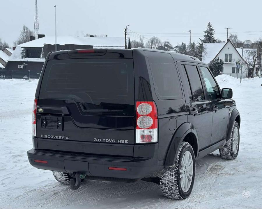 Black Land Rover Discovery 2010 in Raseiniai, with an engine capacity of 2.99 L and mileage of 287 thousand km for 7850 €, photo 7 on AUTOMOTO.COM.LV