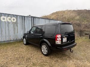 Black Land Rover Discovery 2011 in Riga, with an engine capacity of 3.00 L and mileage of 0 thousand km for 7990 €, photo 5 on AUTOMOTO.COM.LV