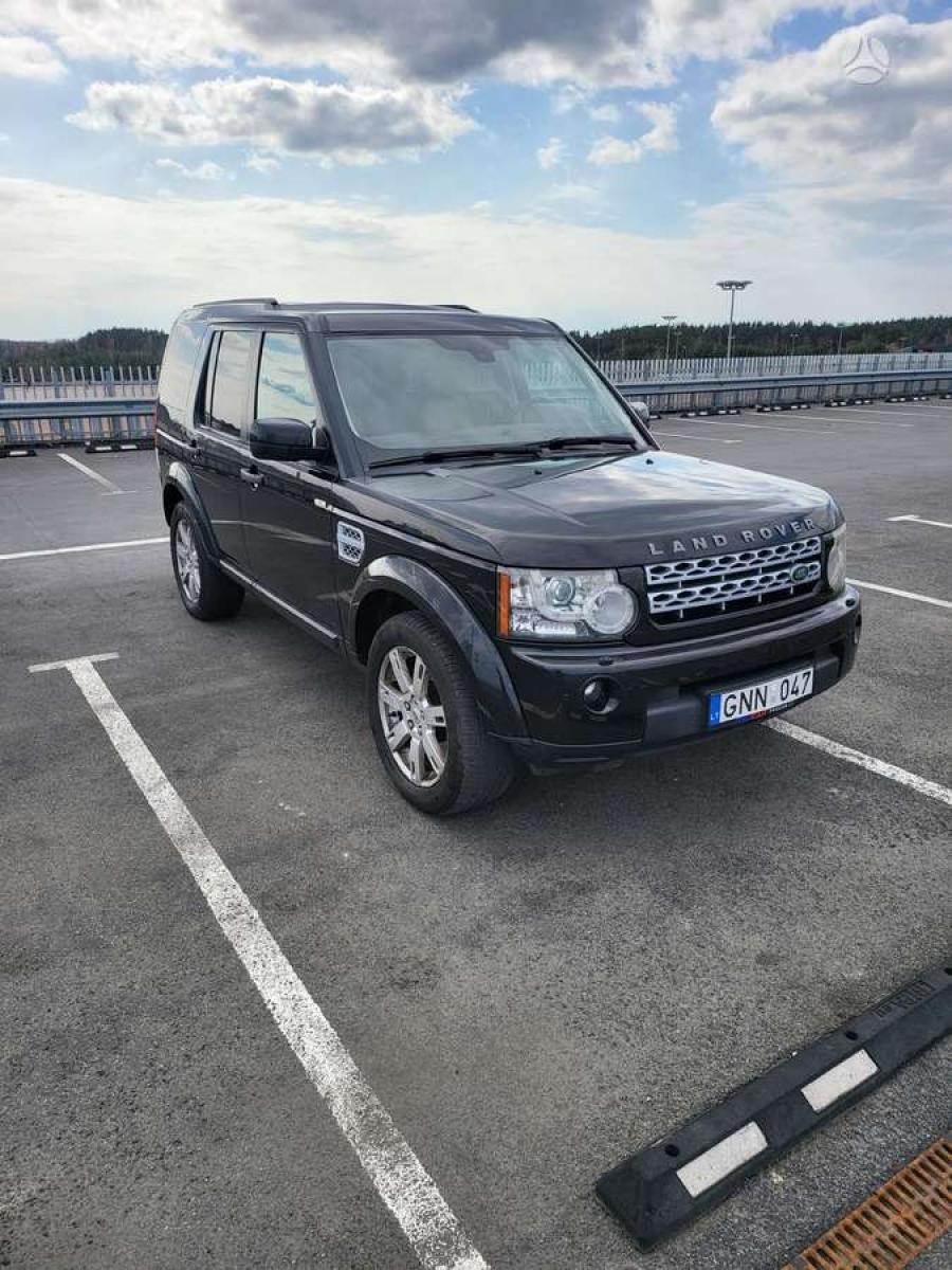 Black Land Rover Discovery 2011 in Vilnius, with an engine capacity of 2.99 L and mileage of 240 thousand km for 8950 €, photo 2 on AUTOMOTO.COM.LV