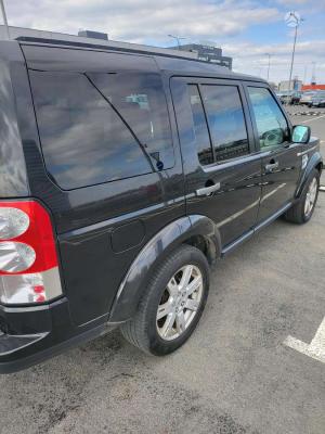 Black Land Rover Discovery 2011 in Vilnius, with an engine capacity of 2.99 L and mileage of 240 thousand km for 8950 €, photo 9 on AUTOMOTO.COM.LV