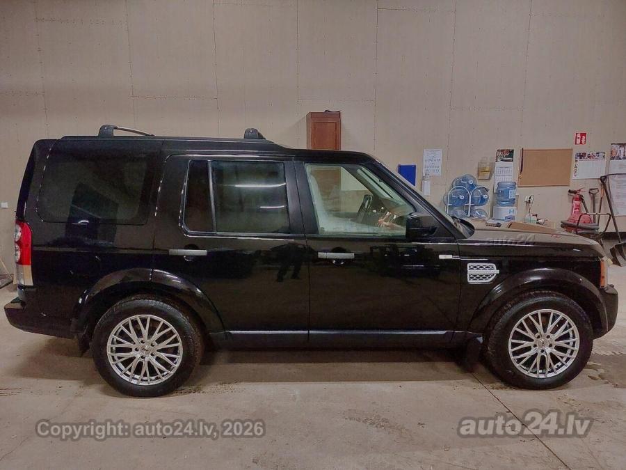Black Land Rover Discovery 2011 in Narva, with an engine capacity of 3.00 L and mileage of 222 thousand km for 11000 €, photo 11 on AUTOMOTO.COM.LV
