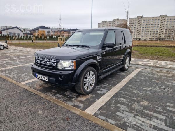 Black Land Rover Discovery 2011 in Jelgava, with an engine capacity of 3.00 L and mileage of 394 thousand km for 7500 €, photo 3 on AUTOMOTO.COM.LV