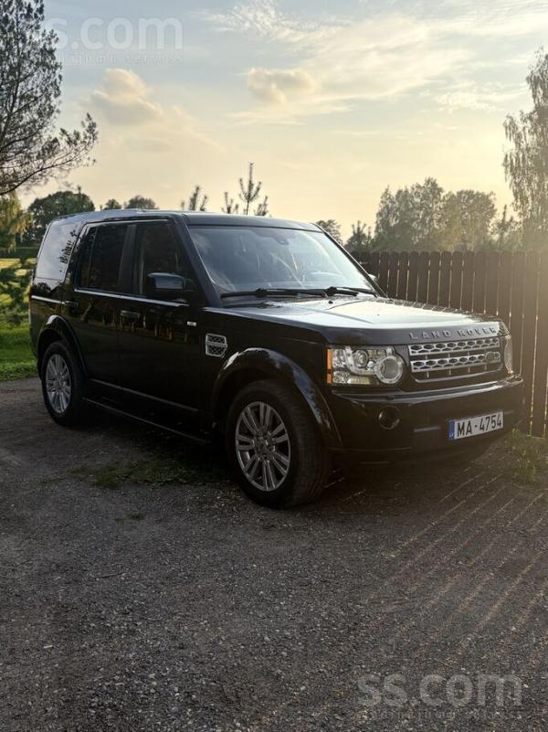 Melns Land Rover Discovery 2011 Ogre, ar dzinēja tilpumu 3.00 L un nobraukumu 402 tūkst. km par 6800 €, foto 6 vietnē AUTOMOTO.COM.LV
