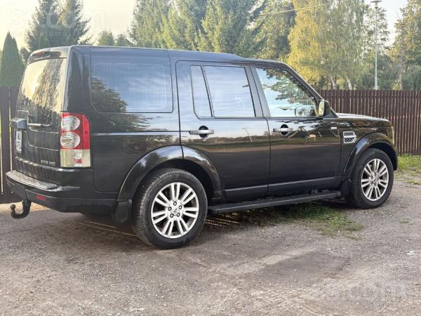 Melns Land Rover Discovery 2011 Ogre, ar dzinēja tilpumu 3.00 L un nobraukumu 402 tūkst. km par 6800 €, foto 7 vietnē AUTOMOTO.COM.LV