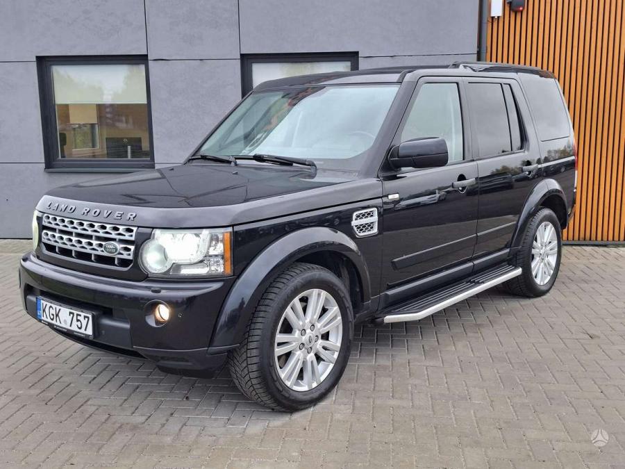 Black Land Rover Discovery 2011 in Vilnius, with an engine capacity of 2.99 L and mileage of 260 thousand km for 7500 €, photo 1 on AUTOMOTO.COM.LV