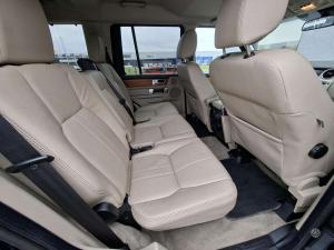Black Land Rover Discovery 2011 in Vilnius, with an engine capacity of 2.99 L and mileage of 260 thousand km for 7500 €, photo 10 on AUTOMOTO.COM.LV