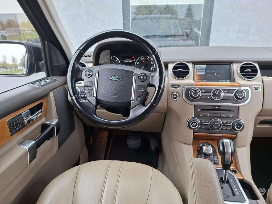 Black Land Rover Discovery 2011 in Vilnius, with an engine capacity of 2.99 L and mileage of 260 thousand km for 7500 €, photo 14 on AUTOMOTO.COM.LV