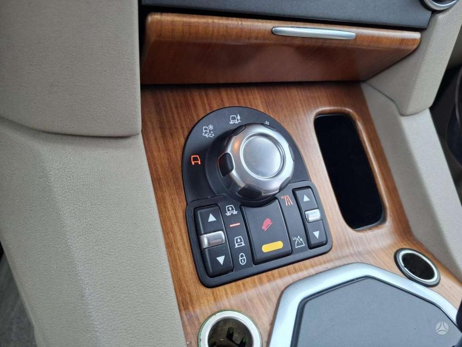 Black Land Rover Discovery 2011 in Vilnius, with an engine capacity of 2.99 L and mileage of 260 thousand km for 7500 €, photo 20 on AUTOMOTO.COM.LV