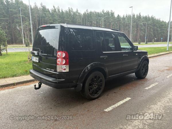 Melns Land Rover Discovery 2012 Tallina, ar dzinēja tilpumu 3.00 L un nobraukumu 296 tūkst. km par 13000 €, foto 3 vietnē AUTOMOTO.COM.LV