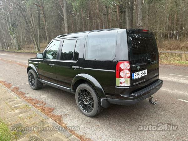Melns Land Rover Discovery 2012 Tallina, ar dzinēja tilpumu 3.00 L un nobraukumu 296 tūkst. km par 13000 €, foto 4 vietnē AUTOMOTO.COM.LV