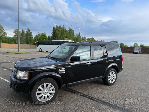 Black Land Rover Discovery 2012 in Tartu, with an engine capacity of 3.00 L and mileage of 217 thousand km for 11000 €, photo 3 on AUTOMOTO.COM.LV
