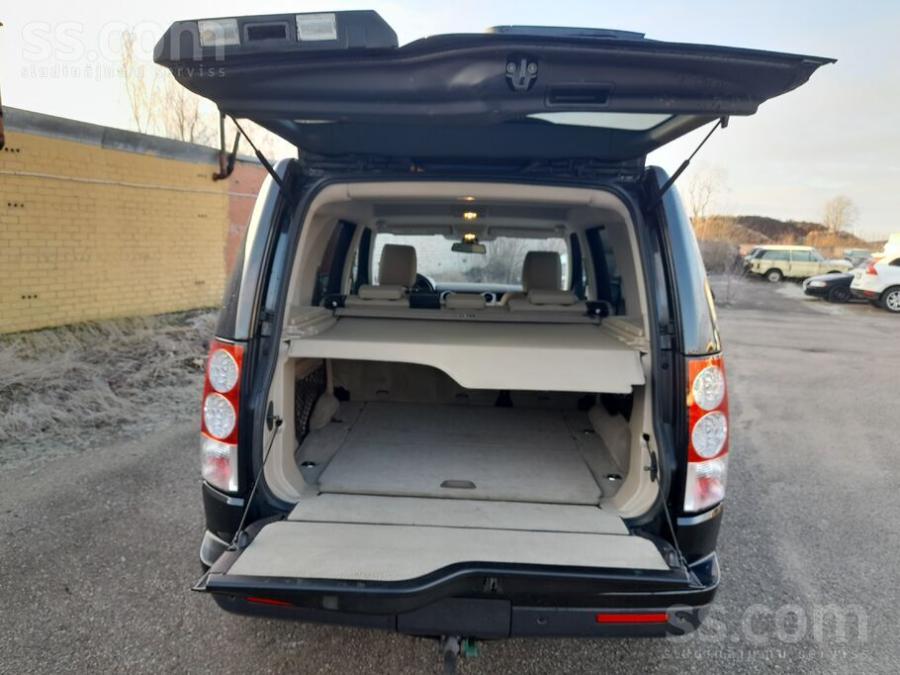 Melns Land Rover Discovery 2012 Talsi, ar dzinēja tilpumu 3.00 L un nobraukumu 206 tūkst. km par 9800 €, foto 9 vietnē AUTOMOTO.COM.LV