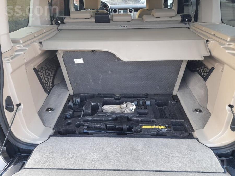 Melns Land Rover Discovery 2012 Talsi, ar dzinēja tilpumu 3.00 L un nobraukumu 206 tūkst. km par 9800 €, foto 10 vietnē AUTOMOTO.COM.LV