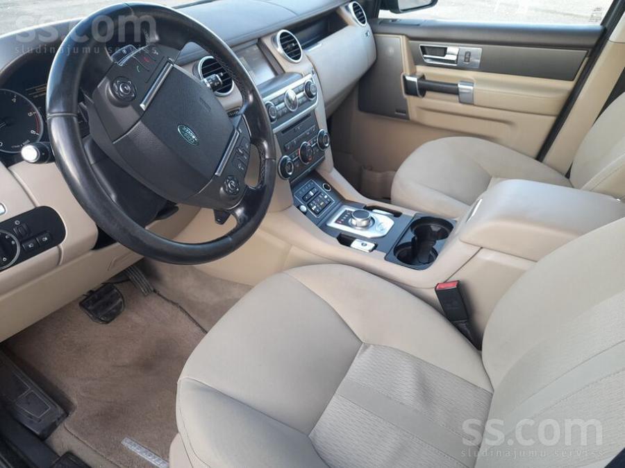 Melns Land Rover Discovery 2012 Talsi, ar dzinēja tilpumu 3.00 L un nobraukumu 206 tūkst. km par 9800 €, foto 12 vietnē AUTOMOTO.COM.LV