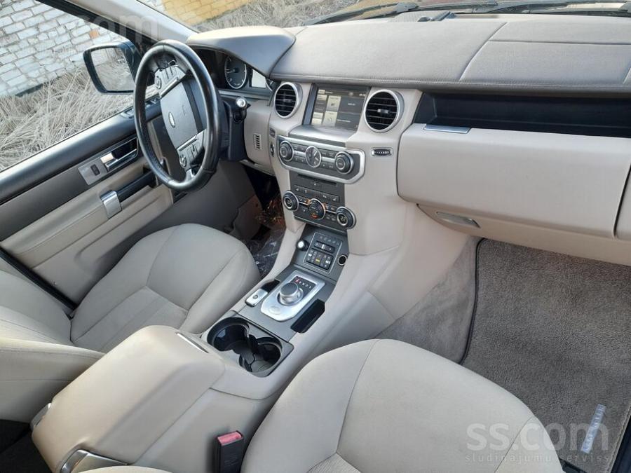 Melns Land Rover Discovery 2012 Talsi, ar dzinēja tilpumu 3.00 L un nobraukumu 206 tūkst. km par 9800 €, foto 14 vietnē AUTOMOTO.COM.LV