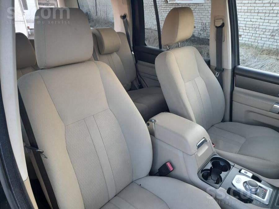 Melns Land Rover Discovery 2012 Talsi, ar dzinēja tilpumu 3.00 L un nobraukumu 206 tūkst. km par 9800 €, foto 15 vietnē AUTOMOTO.COM.LV
