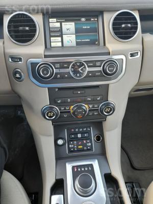 Melns Land Rover Discovery 2012 Talsi, ar dzinēja tilpumu 3.00 L un nobraukumu 206 tūkst. km par 9800 €, foto 18 vietnē AUTOMOTO.COM.LV