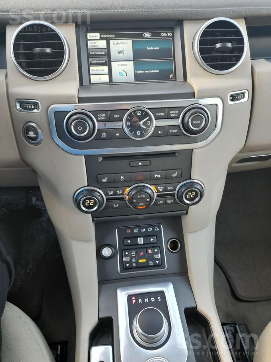 Melns Land Rover Discovery 2012 Talsi, ar dzinēja tilpumu 3.00 L un nobraukumu 206 tūkst. km par 9800 €, foto 18 vietnē AUTOMOTO.COM.LV