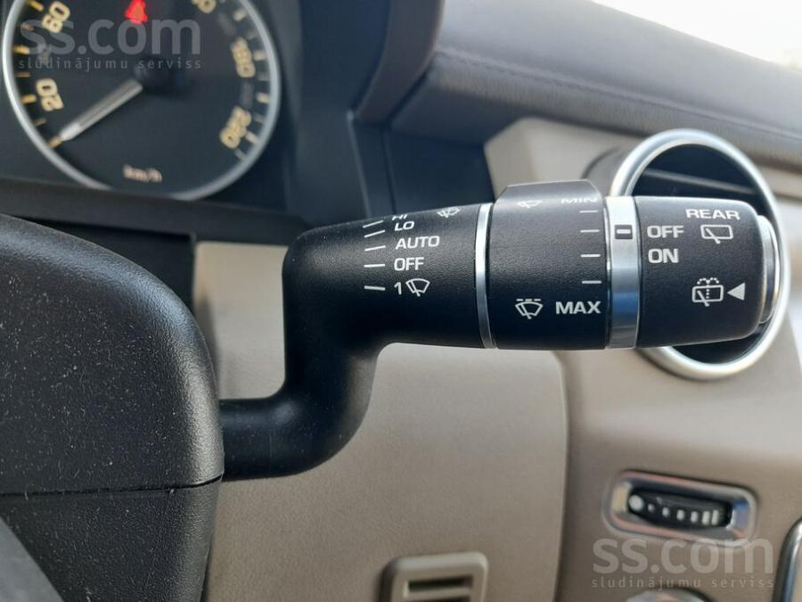 Melns Land Rover Discovery 2012 Talsi, ar dzinēja tilpumu 3.00 L un nobraukumu 206 tūkst. km par 9800 €, foto 19 vietnē AUTOMOTO.COM.LV