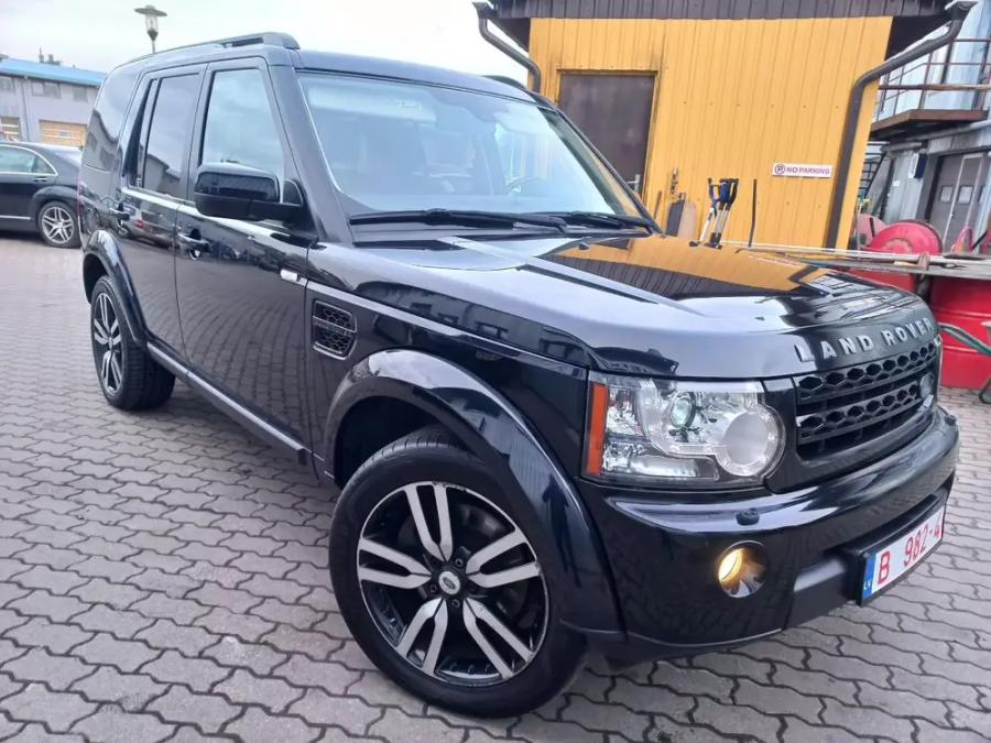 Black Land Rover Discovery 2012 in Riga, with an engine capacity of 3.00 L and mileage of 260 thousand km for 11990 €, photo 1 on AUTOMOTO.COM.LV