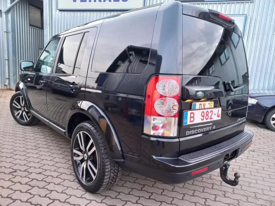 Black Land Rover Discovery 2012 in Riga, with an engine capacity of 3.00 L and mileage of 260 thousand km for 11990 €, photo 3 on AUTOMOTO.COM.LV