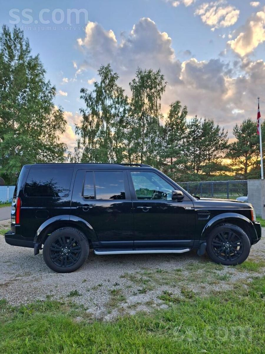 Melns Land Rover Discovery 2012 Rīga, ar dzinēja tilpumu 3.00 L un nobraukumu 295 tūkst. km par 14000 €, foto 3 vietnē AUTOMOTO.COM.LV
